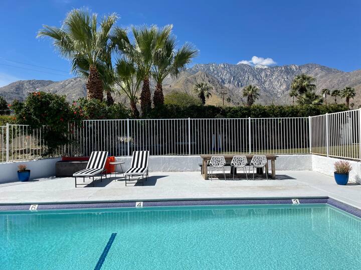 Mid-century Modern Mountain View Triplex Unit 1 - Palm Springs, CA