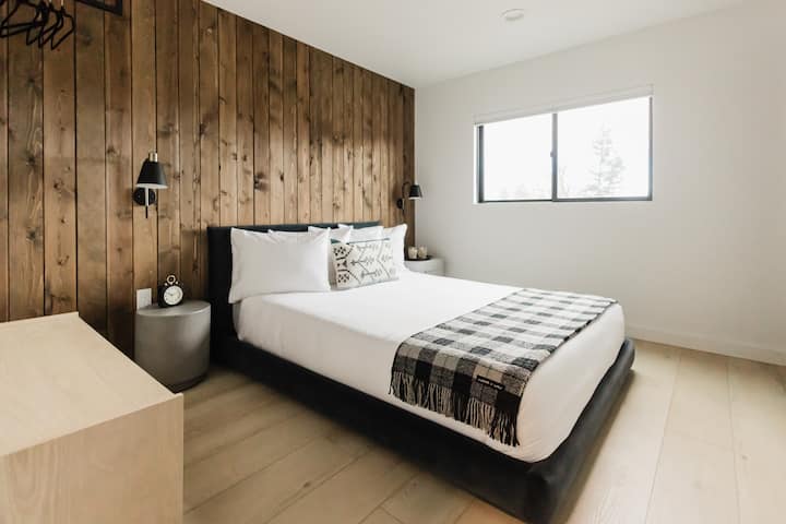 Single Queen Micro - Wonderstone - Columbia Falls, MT