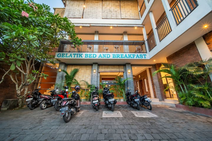 Modern Balinese Twin Room - Seminyak