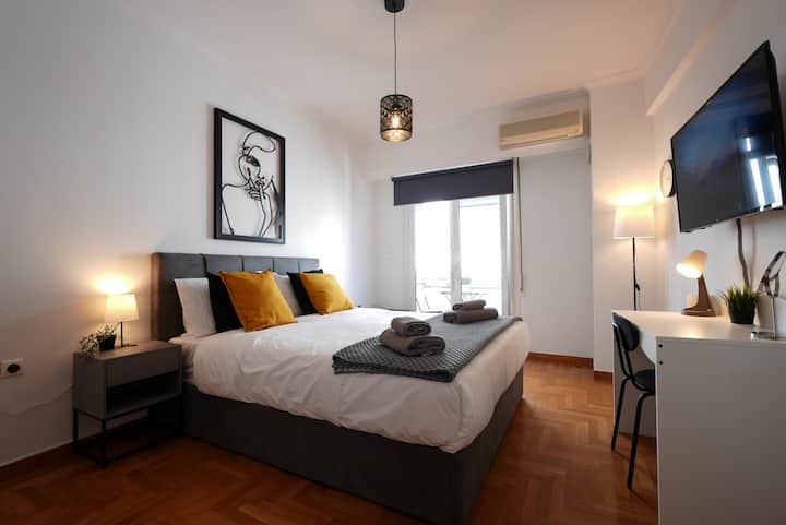 Syntagma Square, 70sqm Pentelis Sunny Apartment - Athens