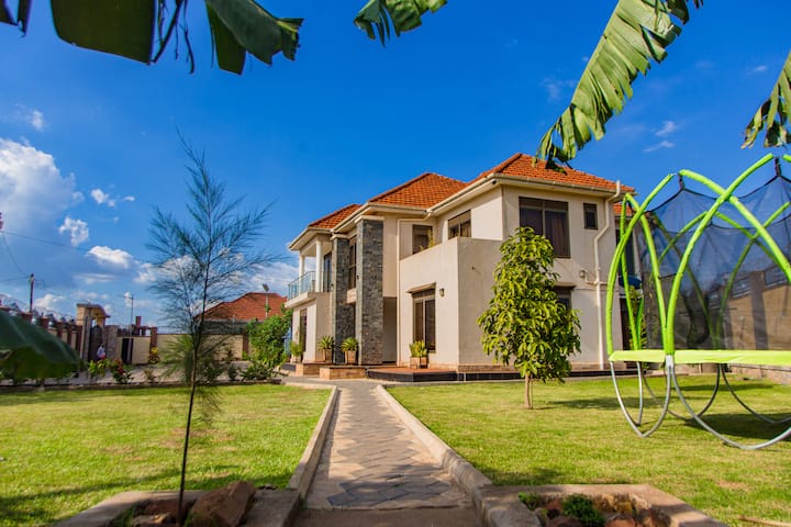 Bed & Breakfast - Uganda