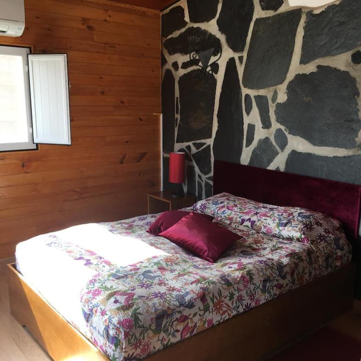 Bungalow Com Um Quarto - Redondo