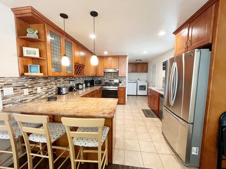 Jane's Home (21) | Downtown Modern 4br2ba Home - San José, CA