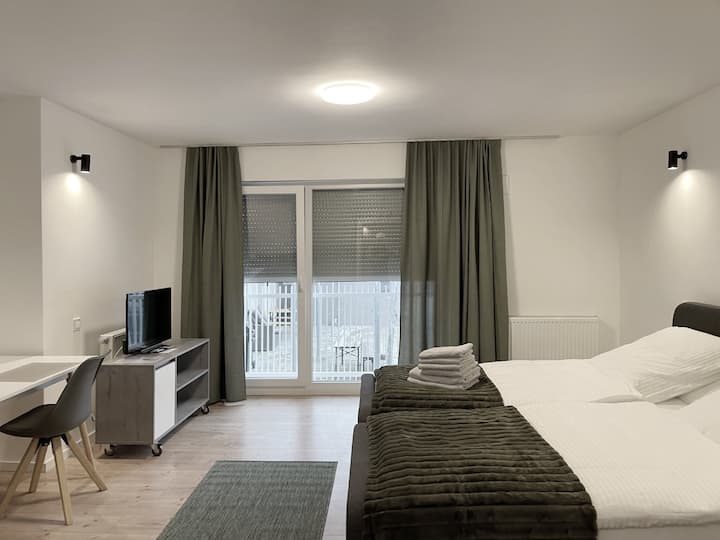 06 Zweibett Studio Plus - Board Inn Regensburg - Donaustauf