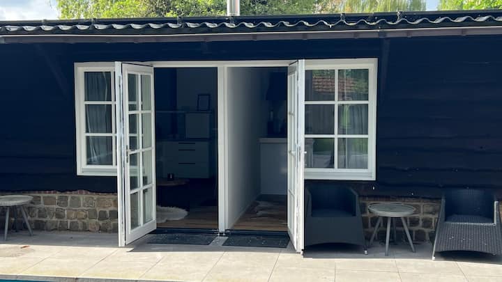 Hush Poolhouse 2 Is Een Luxueus 2-persoonskamer - Helmond