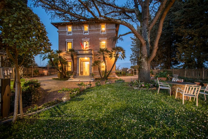 Spacious ~ Great Views ~ Terrace ~ Parking ~ Bbq - Siena