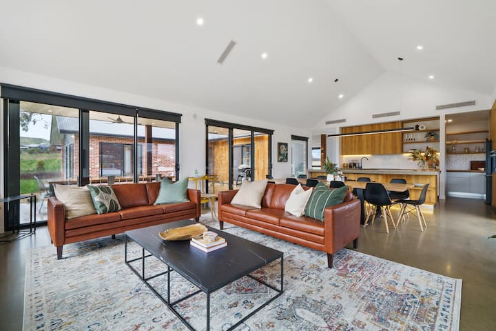 Luxury Home In Mansfield- The Wild Wombat - Mansfield