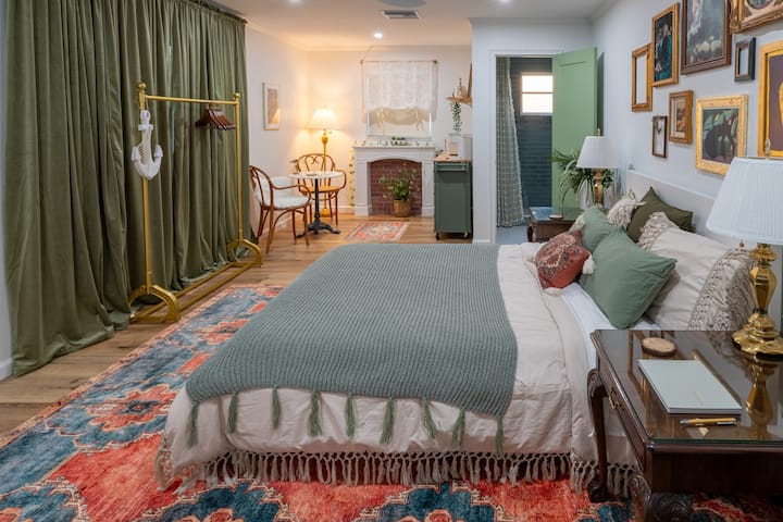 Vintage Private Suite - Bonita Springs, FL