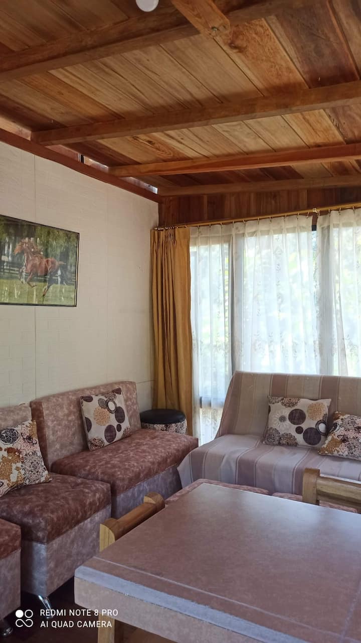Room In Cottage+parking+kitchen+pool At @Nanegal - Yunguilla