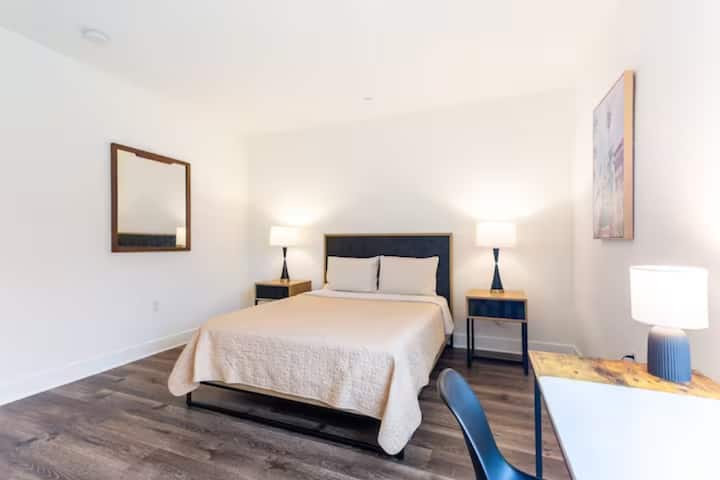 Tidy Room For Rent - Hollywood