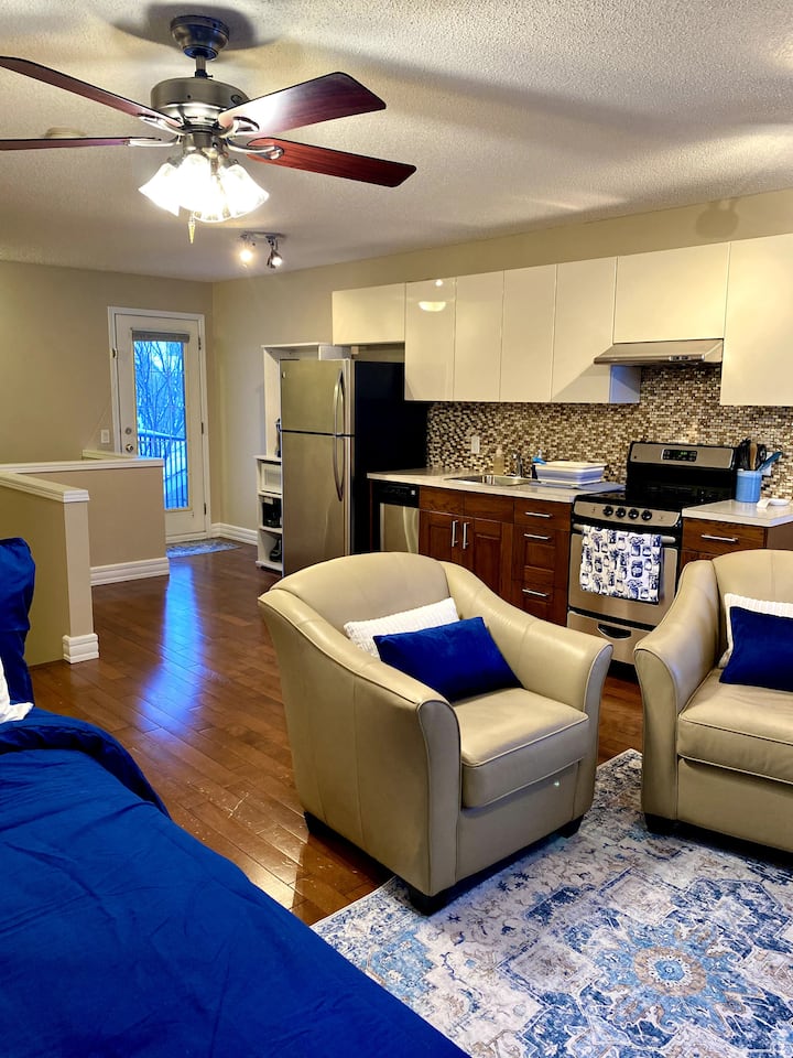 Charming Studio With Terrace - Calgary