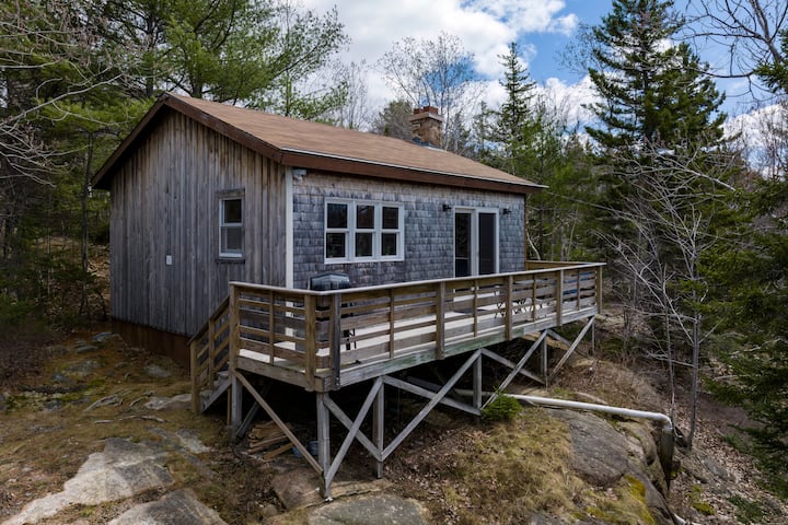Granite Ledge Cedar Cabin - Bar Harbor, ME