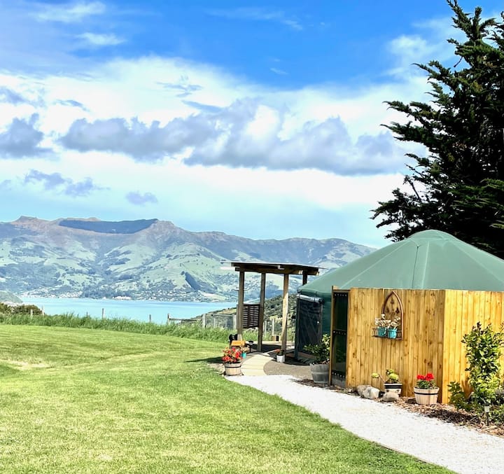 Big Sky Retreat, House And Yurts - Akaroa