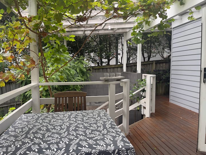 Cosy Newport Beach Studio - Northern Beaches Council