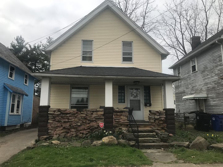 Great Location For Anything And Everything - Cleveland