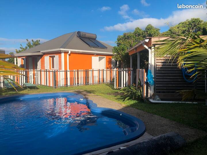 Chambre, Cuisine Extérieure, Salle De Bain Partagé - La Réunion