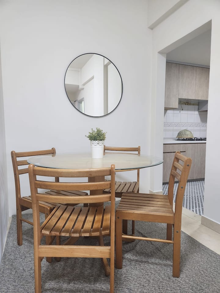 Two Bedroom Apartment In Eunos, Singapore - Tampines