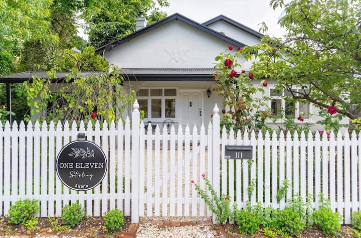 Sunroom, Stirling Hotel - 5 Min Walk, Fireplace - Mount Barker