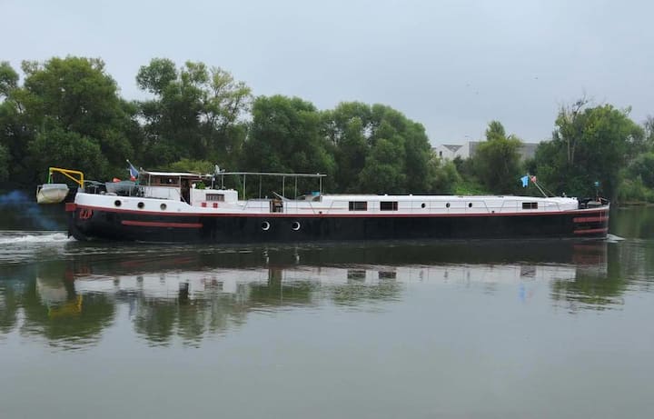 Houseboat In Normandy During Olympics - Les Andelys