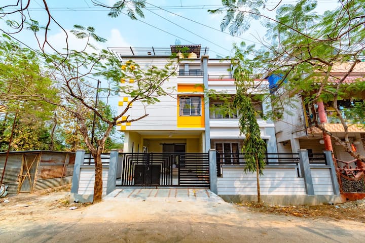 Ind57 King Bed Room, A Comfort Guest House. - Siliguri