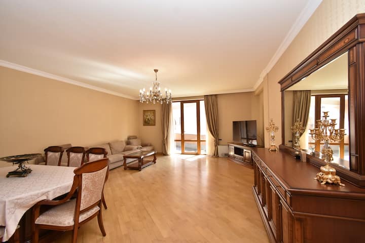 Northern Avenue 10, Luxury & Grand 4 B/d Apt Hh106 - Yerevan
