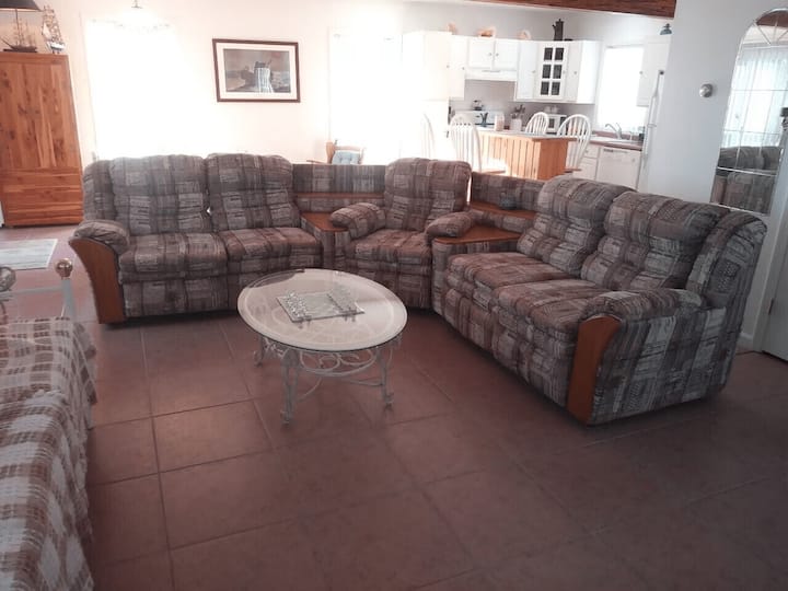 Entire House. Beach Views 1 Min Walk To The Beach. - Old Orchard Beach