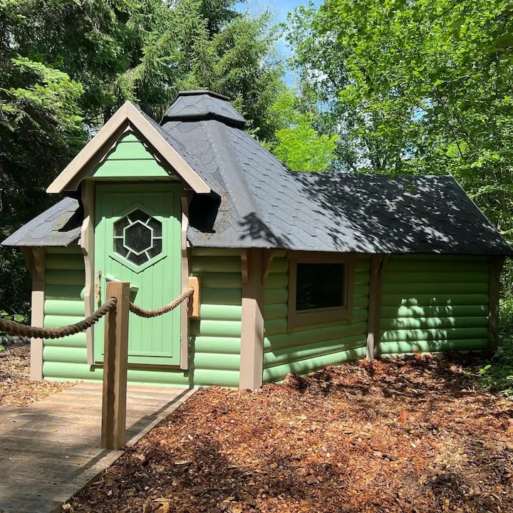 Hobbit House Op Bosrijke Camping - Uzerche