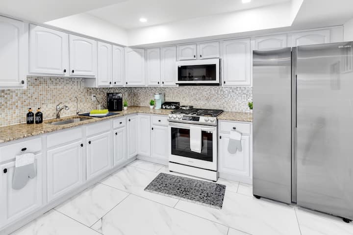 Nyc 3 Bed 1 Bath Garage Parking 1 Mile Train Stati - Newark