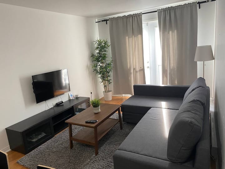 Central 2beds, Near Metro & Dt Montreal +A/c - Laval, Canada