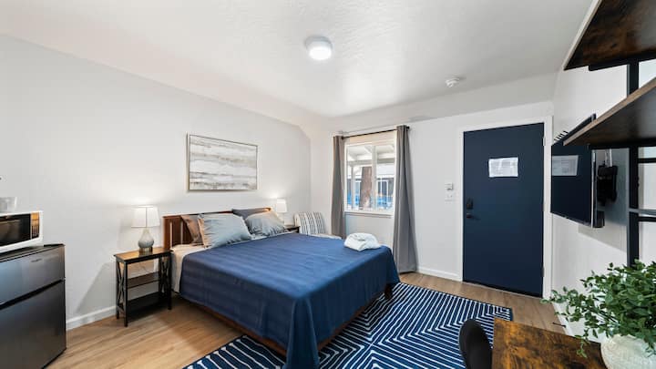 Walk To Heavenly | Superior Queen Room - South Lake Tahoe, CA