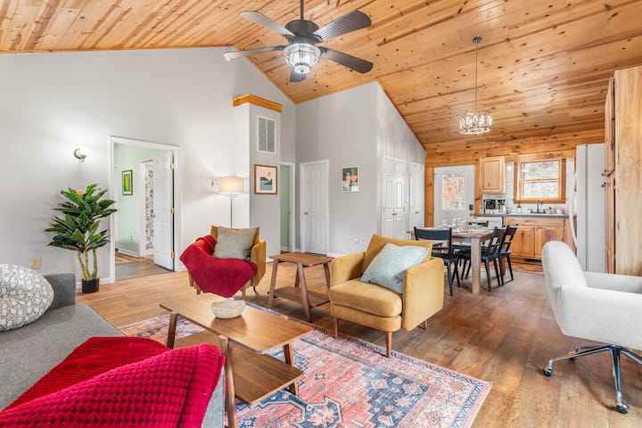 Fire Pit/mountainviews/crib/dog Friendly/hot Tub - Stanley, VA