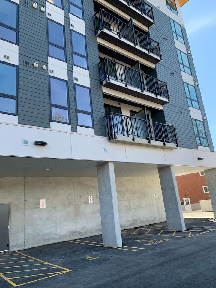 All Inclusive Unit + Free Parking Near U Waterloo - Waterloo