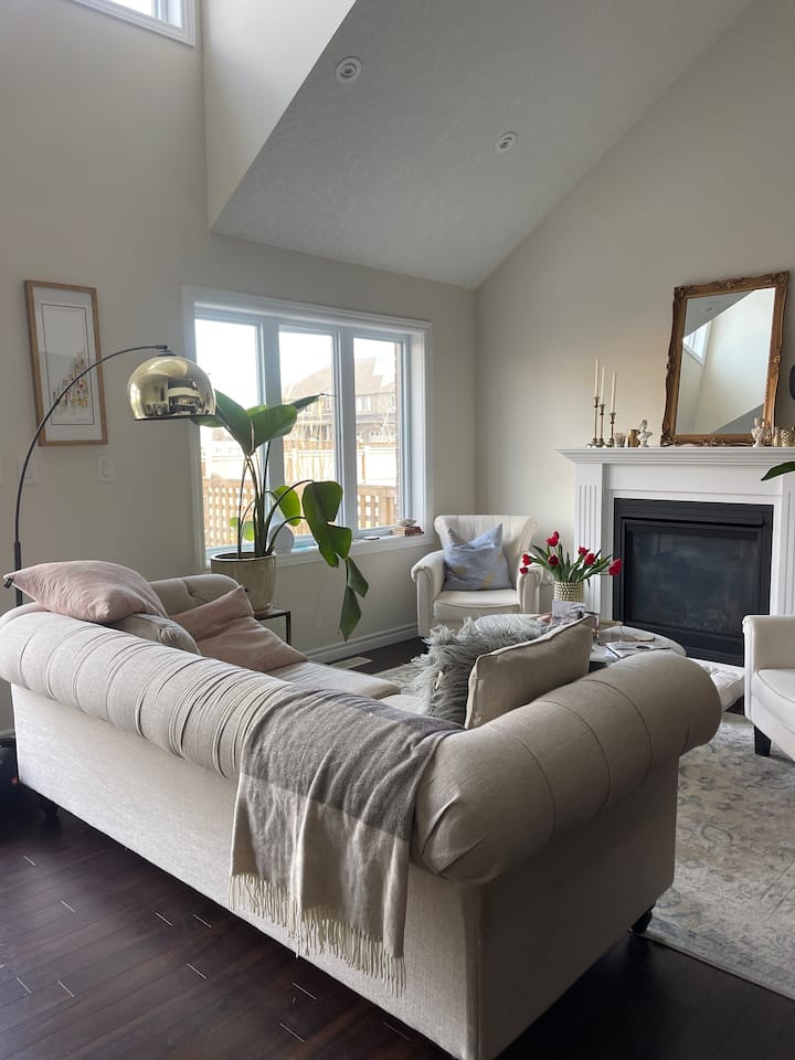 Trendy Townhouse Near Niagara Falls - Welland