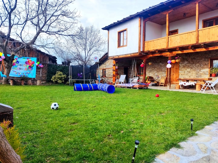"Stone Hause" Leshten - Leshten
