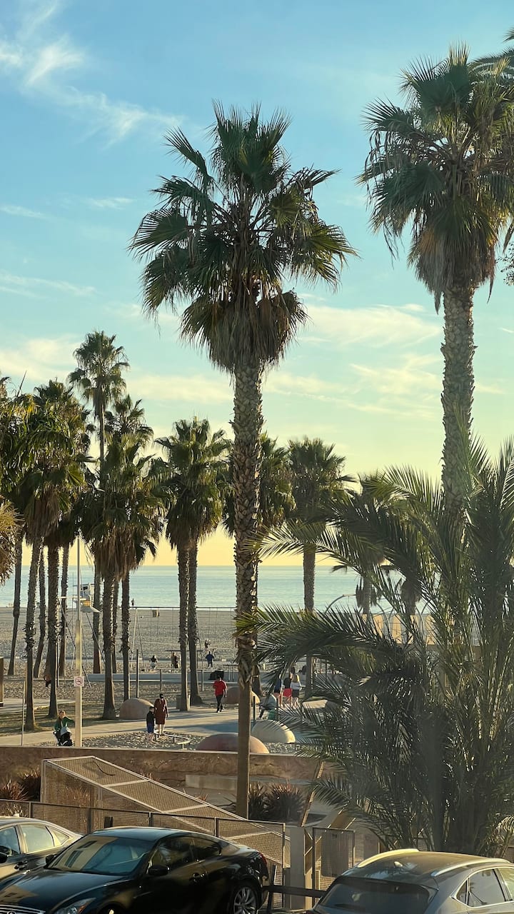 Santa Monica Beach Unit 18 - Santa Monica, CA