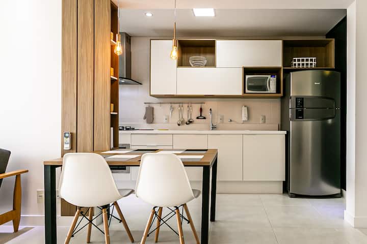 Conforto, Vista E Localização!
Totalmente Equipado - Florianópolis