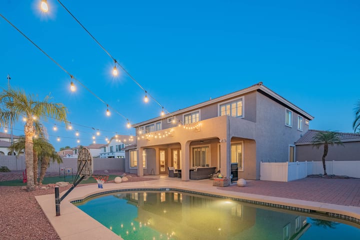 Spacious Fun Retreat: 8br|4.5bth|pool|game Room - Apache Junction