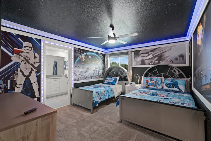 Disney Themed Home With Private Pool & Lazy River! - Kissimmee, FL
