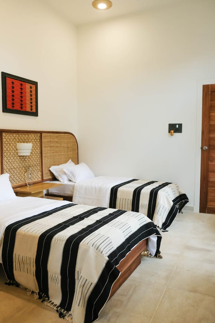 Heirloom Guesthouse - Twin Bedded Double Room - Dimapur