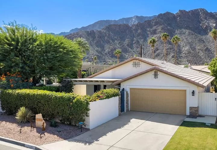 Fully Remodeled Desert Home With Private Pool - La Quinta, CA