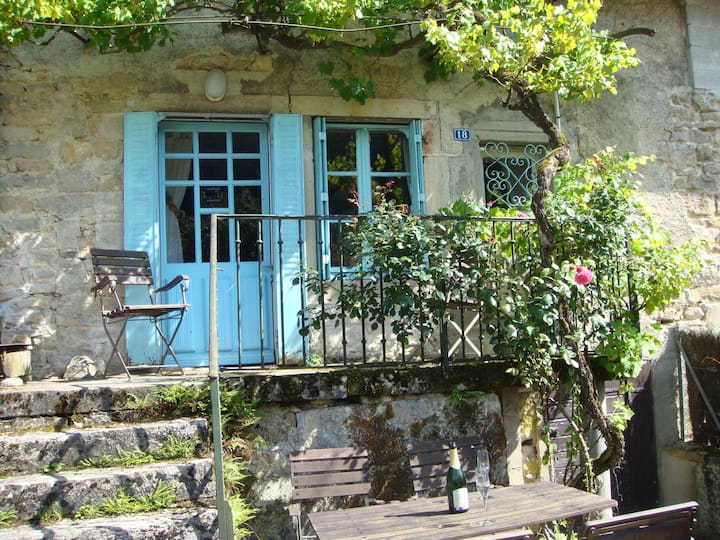 Traditional Jura Cottage - Château-Chalon