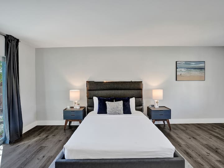 Pelican Studio With Full Kitchen And Patio - Lighthouse Point, FL