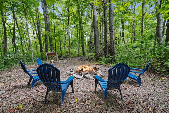 Boho Cabin W/ Hot Tub | Private & Cozy Escape - Hocking Hills State Park, OH