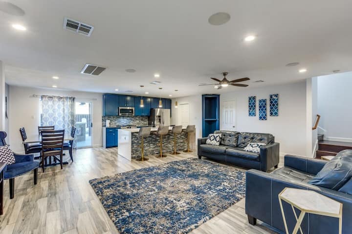 Home W/ Yard Kitchen, Near Shops - Leander, TX