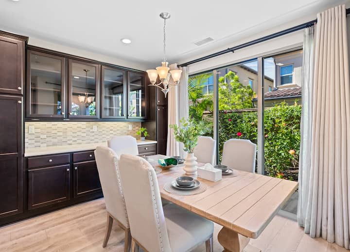 #Oc#solar Fresh Green Bar/pool/park
4b3b/study - Irvine, CA