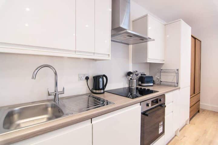 Cosy Chic Studio - Maidstone