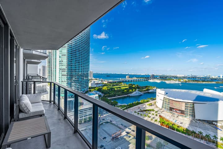 Lux 2bd Apt: Stunning Water Views - Miami