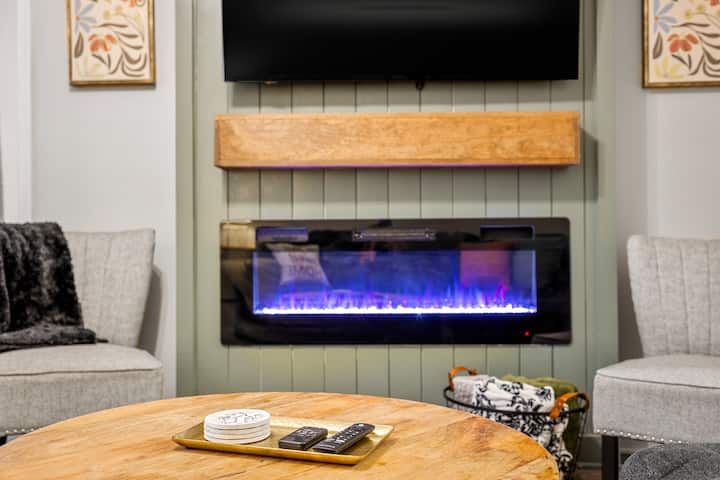 Cozy 3br & 1.5ba Home | Private Fenced Yard - Richmond, VA