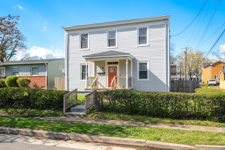 Cheerful 2br Home | Fenced Yard - Richmond, VA