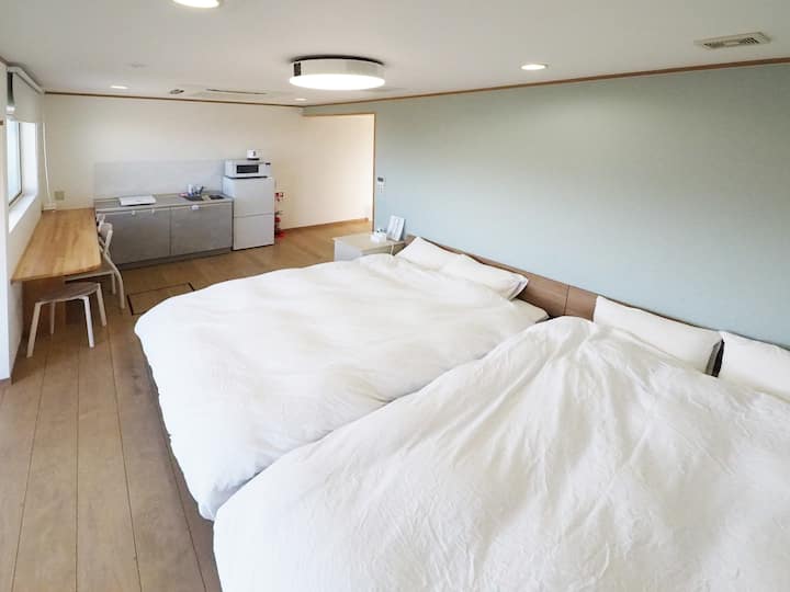 Locona+rakuta 5号棟(専用キッチン&プロジェクター付き!海も見える広いお部屋) - Hyuga